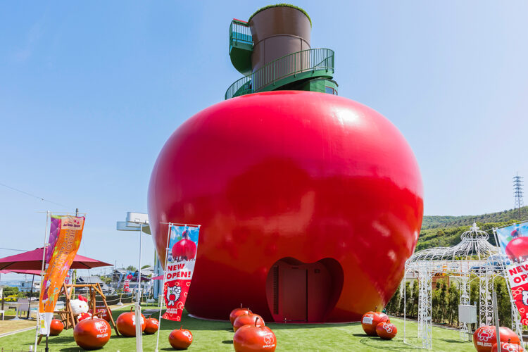 HELLO KITTY APPLE HOUSE | AWAJI HELLO KITTY APPLE LAND