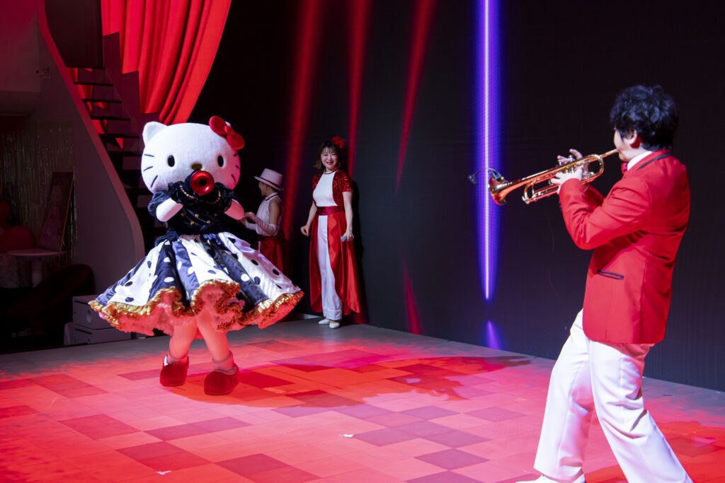 ショーのプロデューサーは私！？「HELLO KITTY JAZZ COLLECTIONS！」ってどんなショー？ | AWAJI HELLO ...